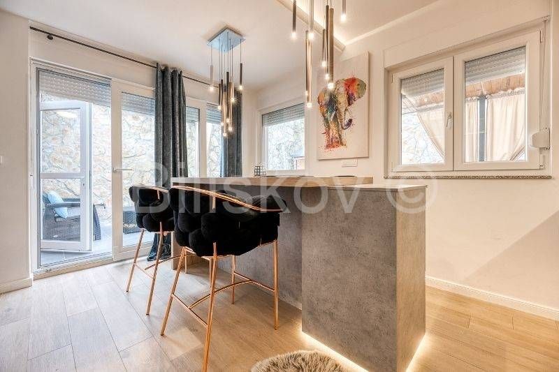 164471503 1765795261